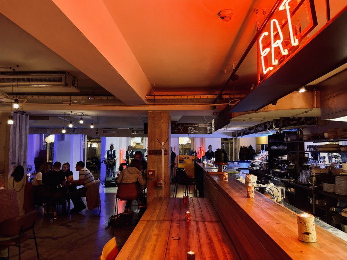 Fat Mama - Helyszín - Budapest