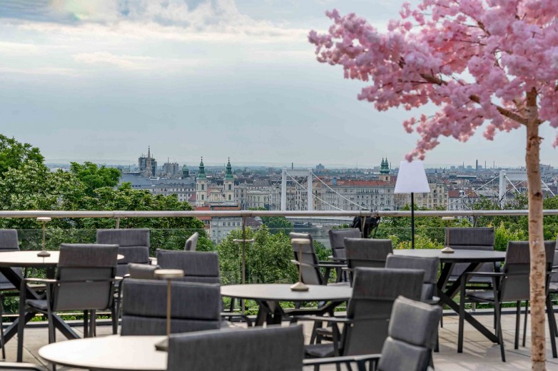 Sunhill Bistro & Sky... - Helyszín - Budapest
